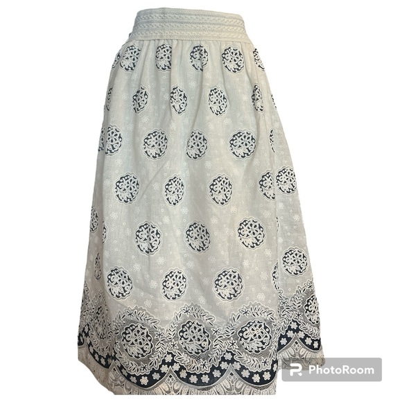 Me 2 Magic | Skirts | Me 2 Magic Navy And White Medallion Print Lace ...